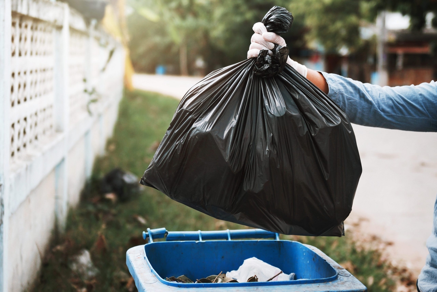 5 Tips For Using Trash Bags And Cans Effectively